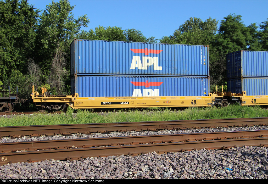 Freshly Repainted DTTX Stack Car